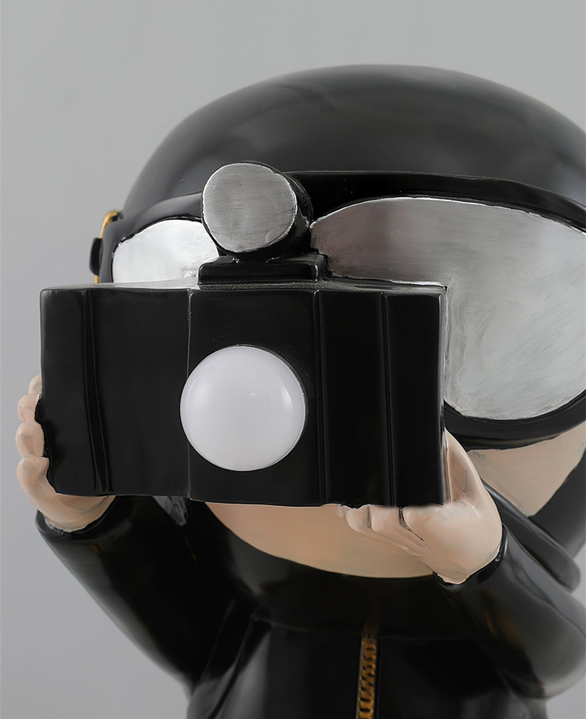 Adventurer Resin Table Lamp | DWHOME