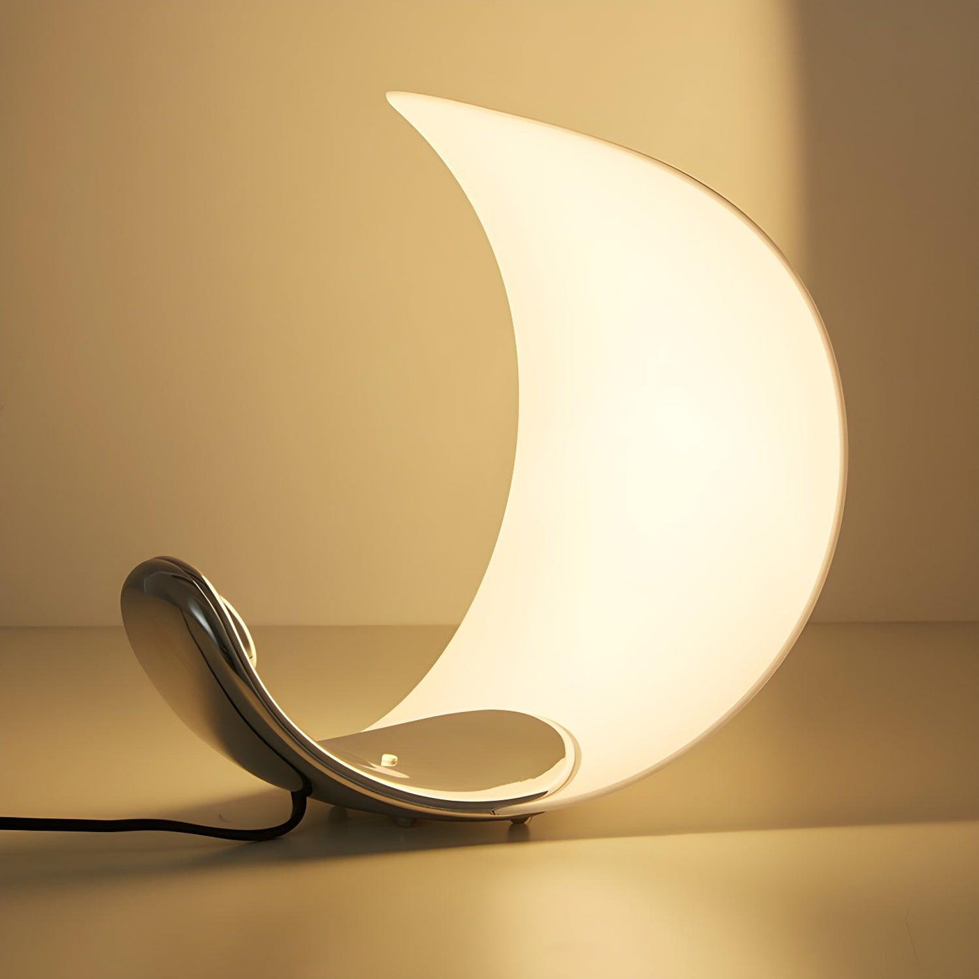 Luna Flow Table Lamp | DWHOME