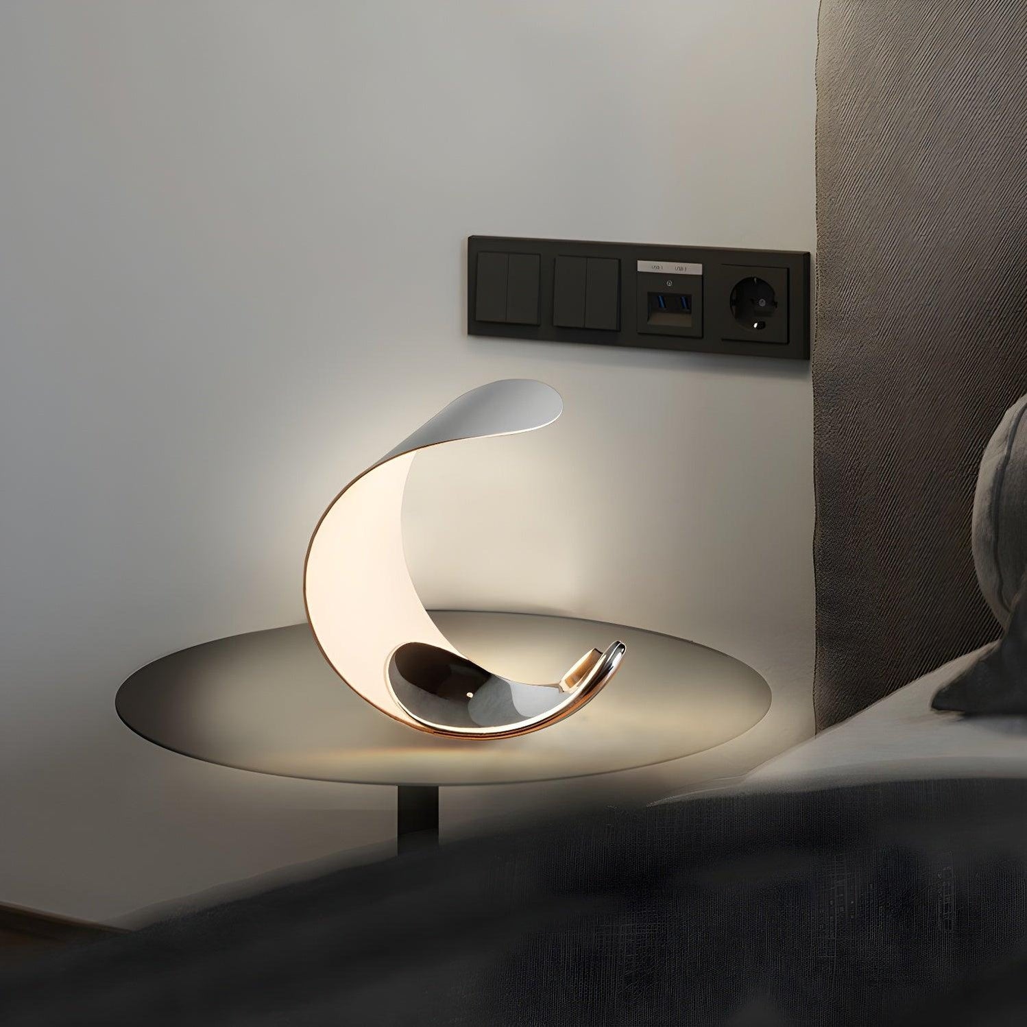 Luna Flow Table Lamp | DWHOME