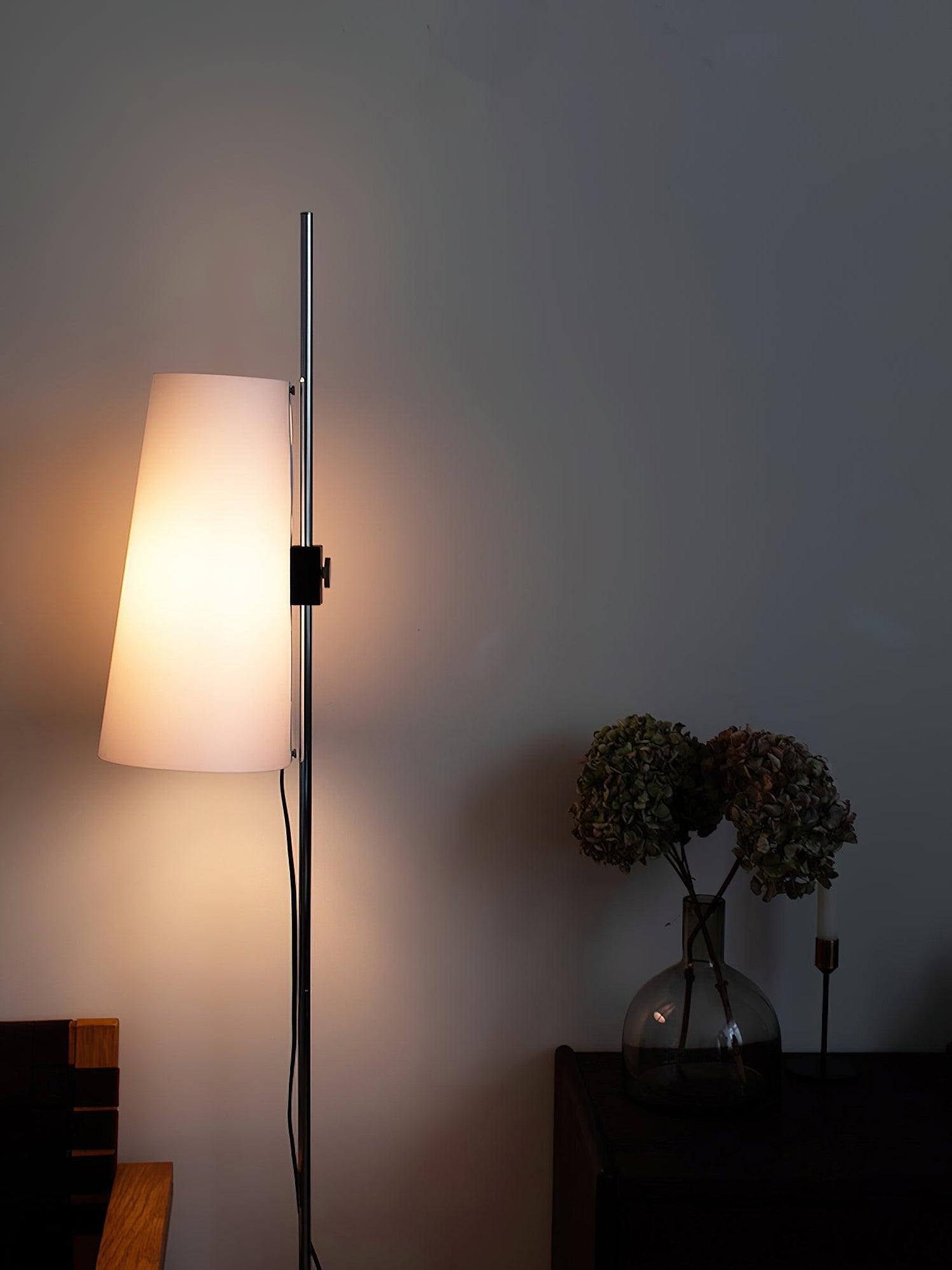 Lupe Floor Lamp | DWHOME