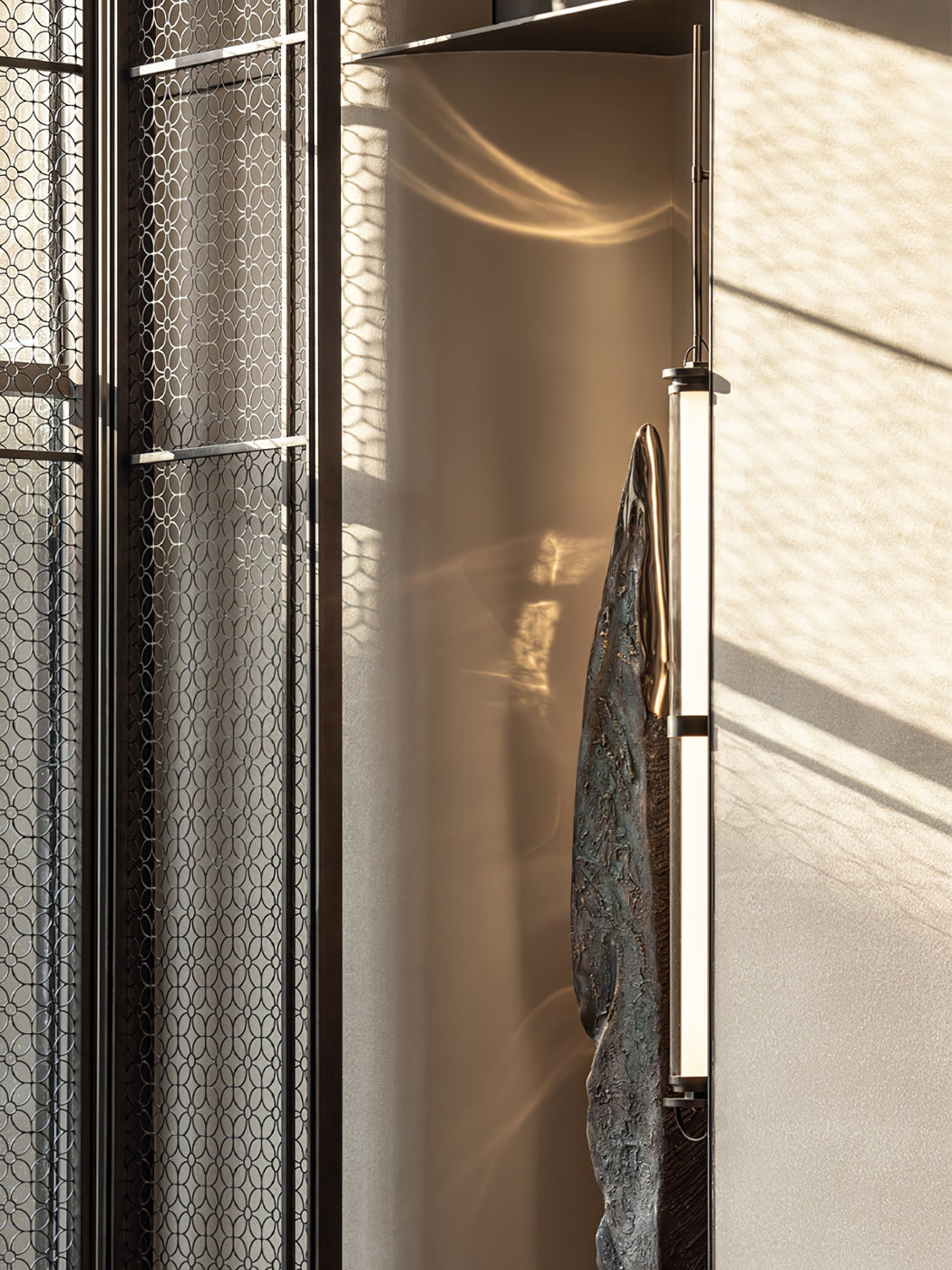 Meridian Vertical Wall Sconce | DWHOME