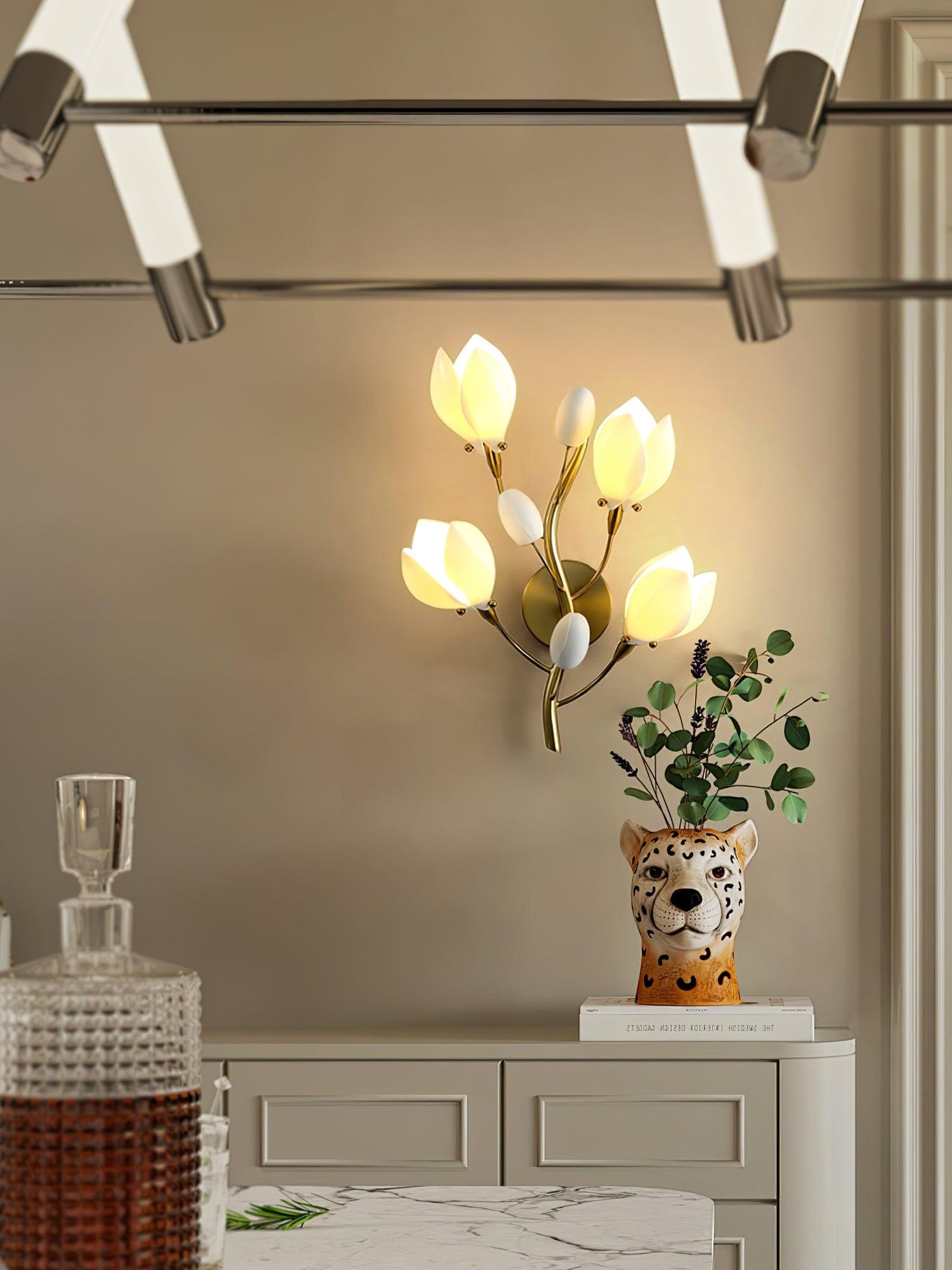 Porcelain Magnolia Wall Lamp | DWHOME